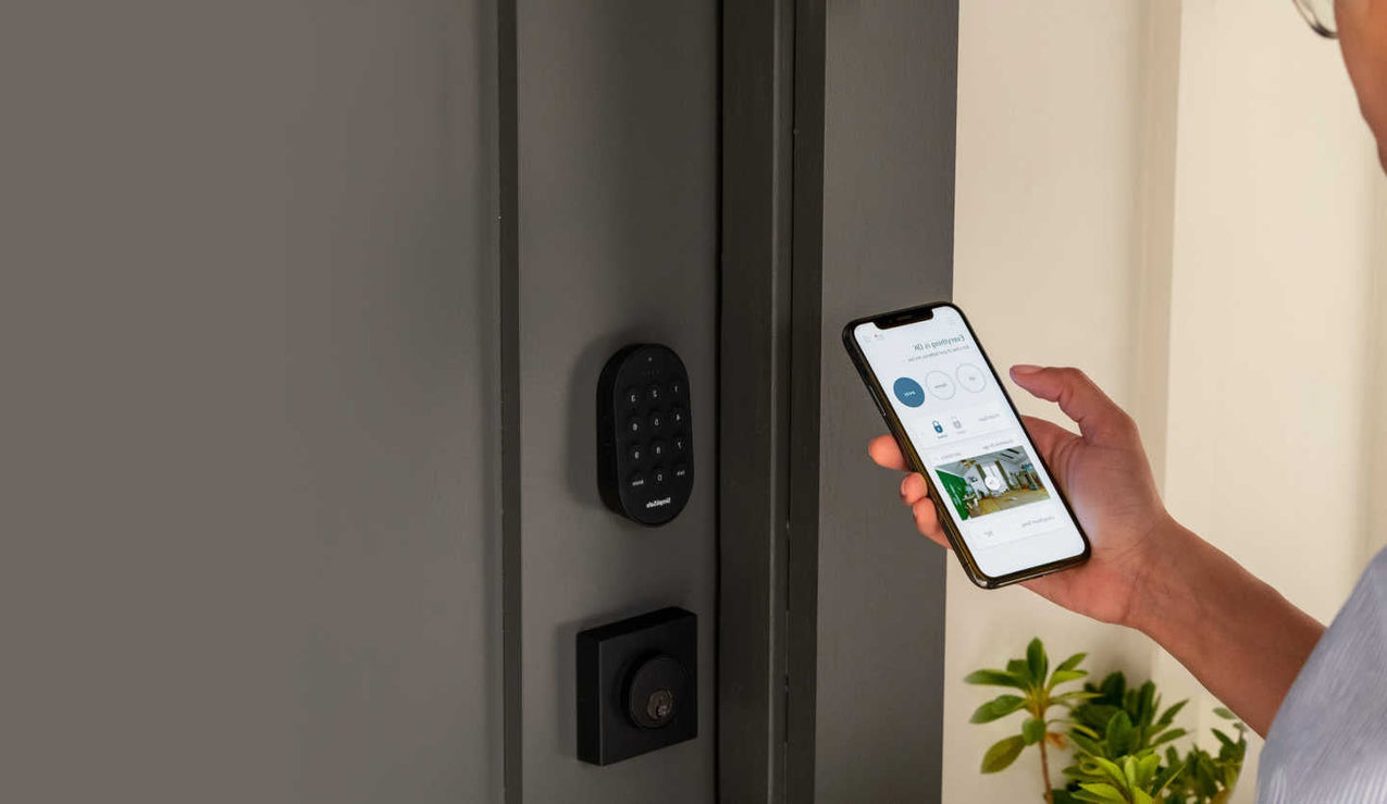 How to Choose a Smart Door Lock for Your Apartment – Grand Goldman