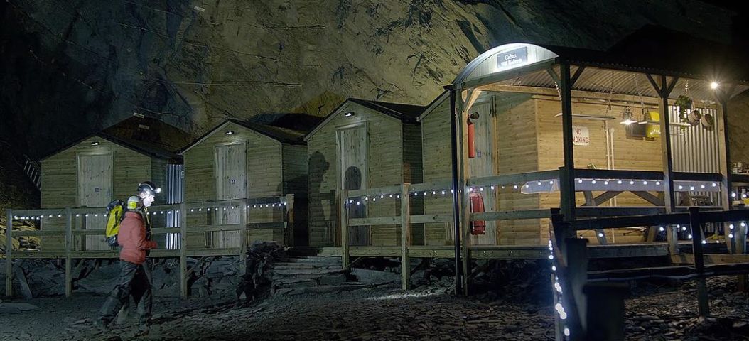 Deep Sleep: The deepest hotel in the world is in Wales – Grand Goldman