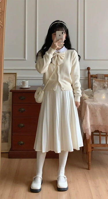 15 Coquette Outfit Ideas for a Soft, Feminine Aesthetic – Grand Goldman